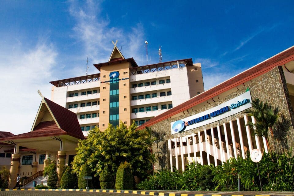 18 Universitas Di Batam Terpopuler Negeri dan Swasta Referensi Daftar ...