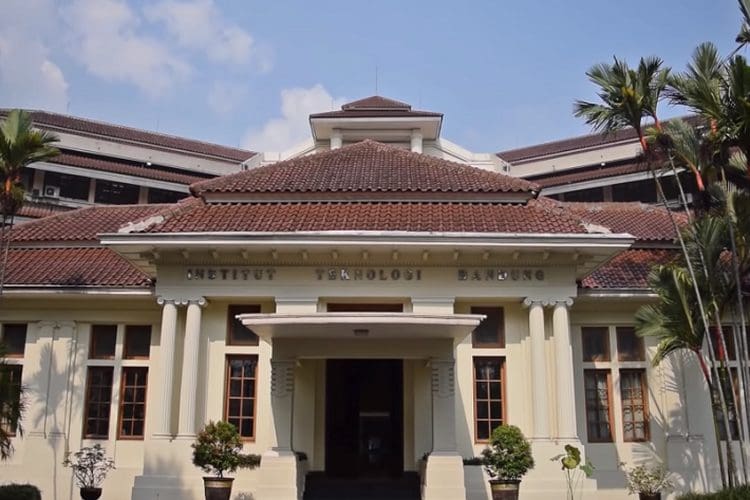 UPDATE! 7 Universitas Terbaik di Jawa Barat Menurut UniRank 2023, Negeri dan Swasta, Depok ...